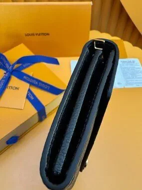 Louis Vuitton. | Bags | Louis Vuitton Wallet | Poshmark